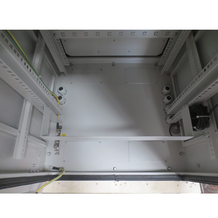 Outdoor telecommunication enclosure - TELHUA